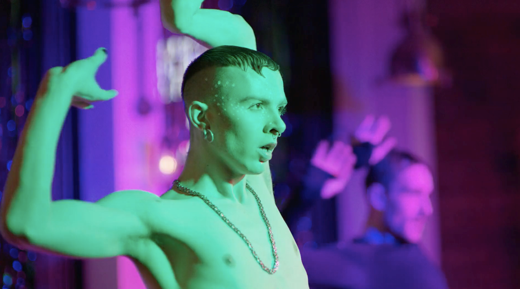 Voguing Doc DEEP IN VOGUE Debuts - ESTILOS MEDIA