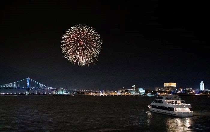 The Holiday “Spirit” With City Cruises Philadelphia - ESTILOS MEDIA